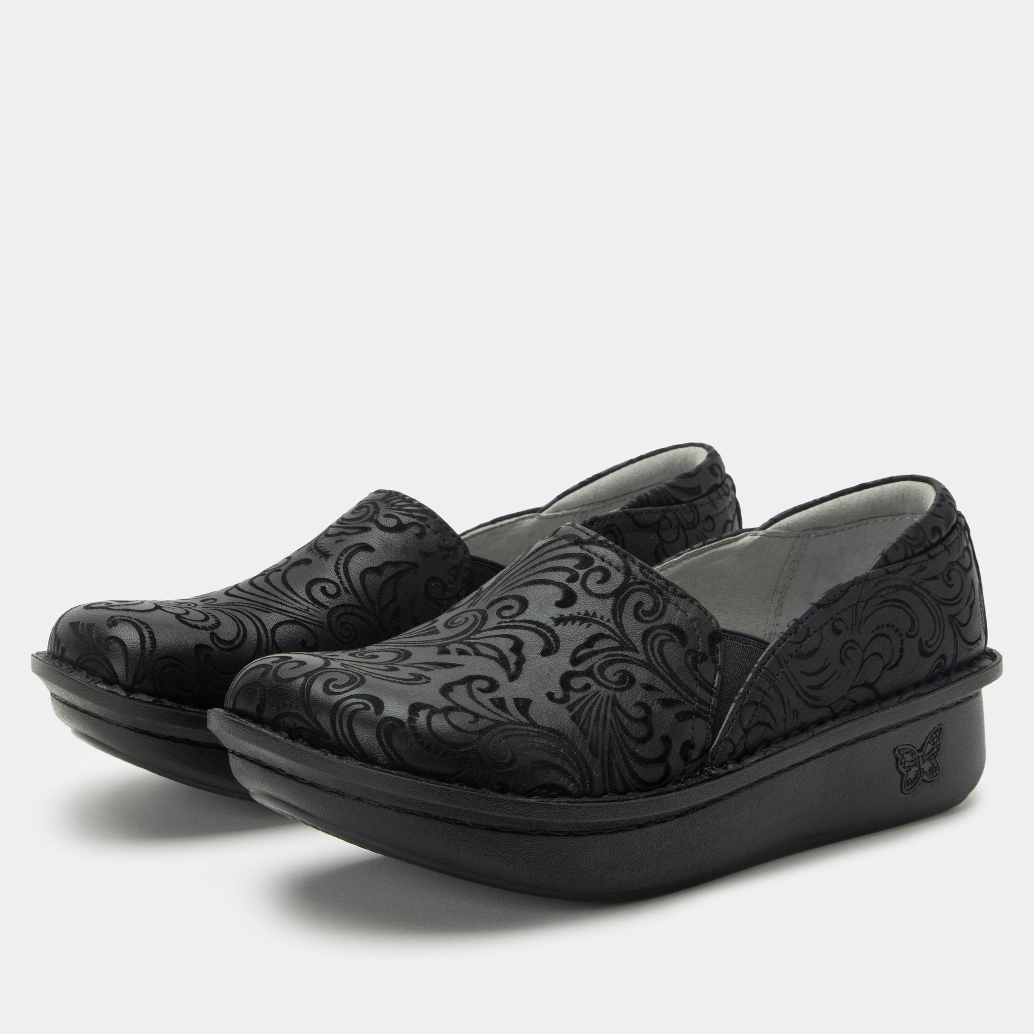 Vogue Shoes - Comfort and Fitting Specialists since 1947